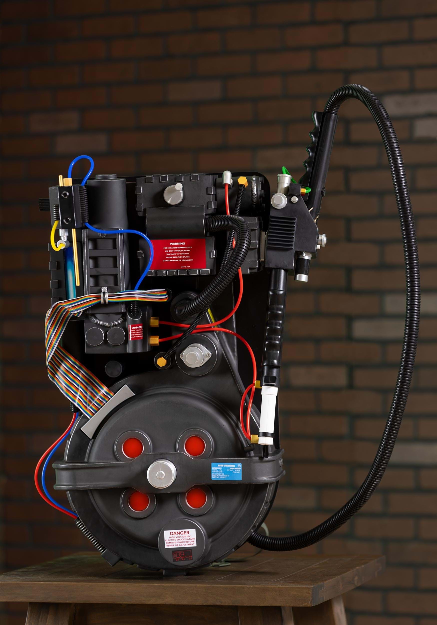 Costume Replica Ghostbusters Proton Pack Prop Now Available At HalloweenCostumes.Com - That ...