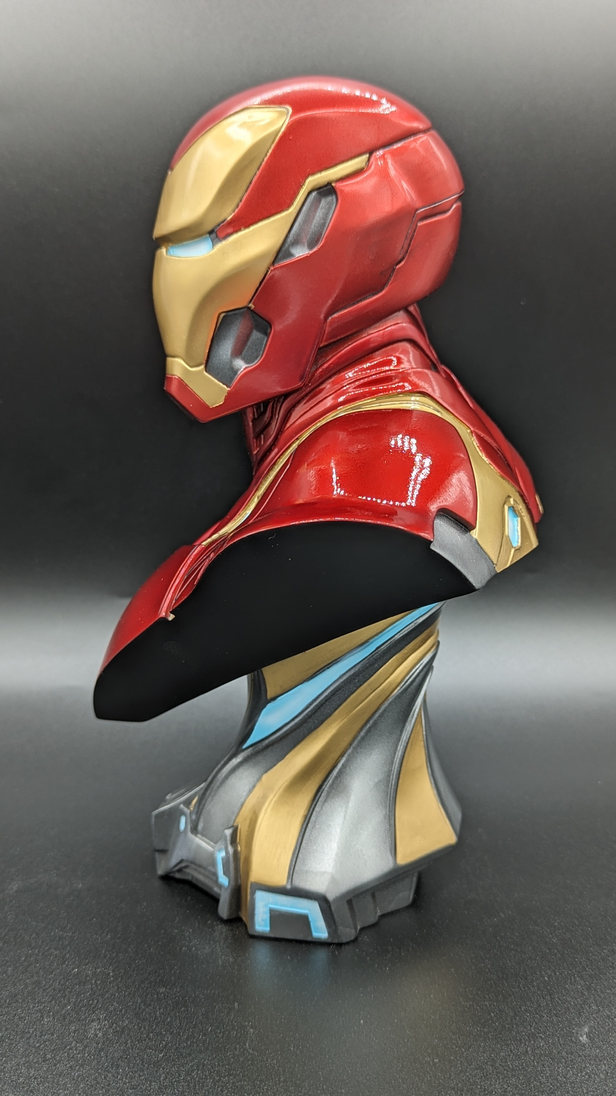Iron Man MK 50 Legends 3D Bust From Diamond Select Toys [Review] - That ...