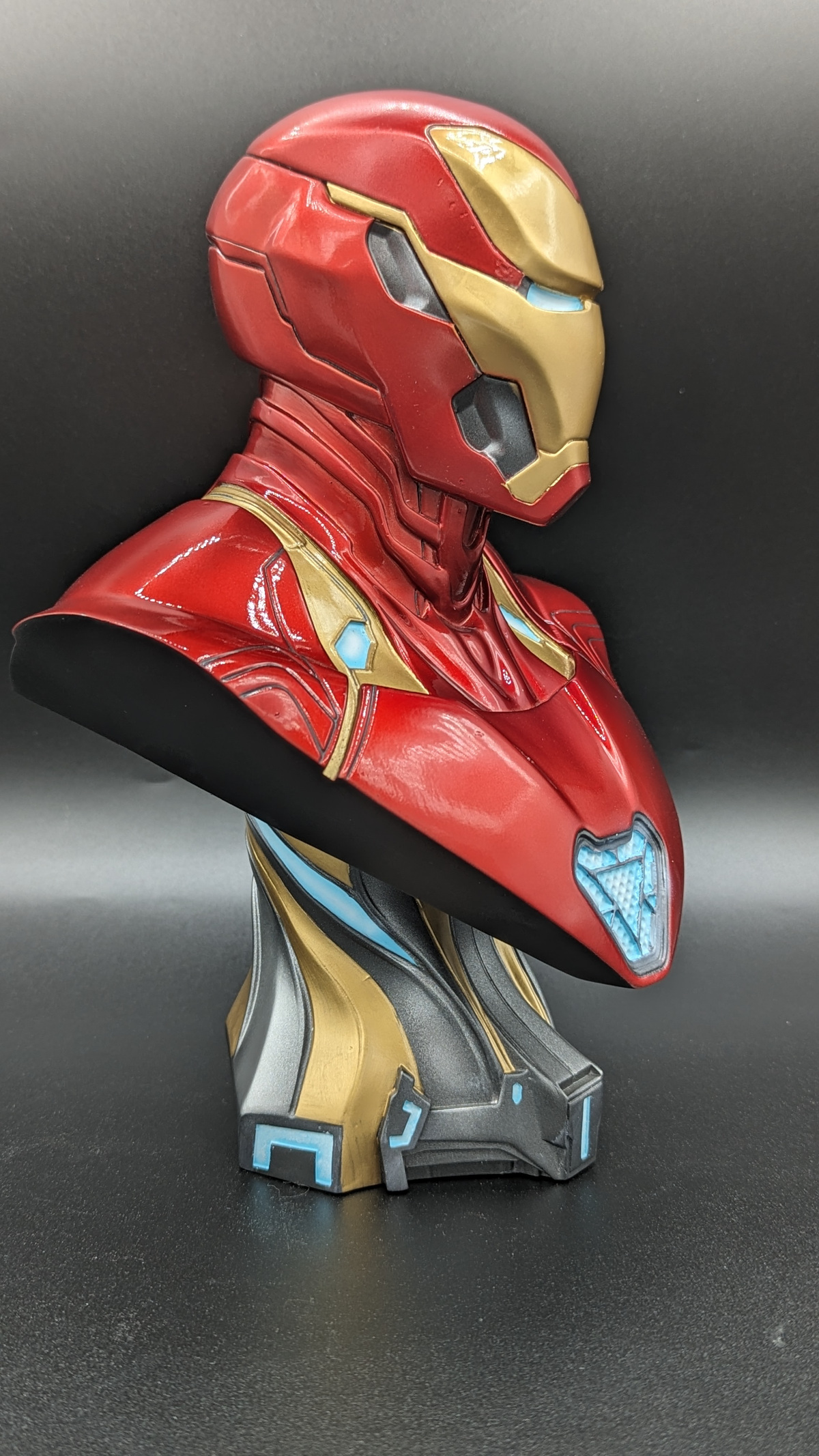 Iron Man MK 50 Legends 3D Bust From Diamond Select Toys [Review] - That ...
