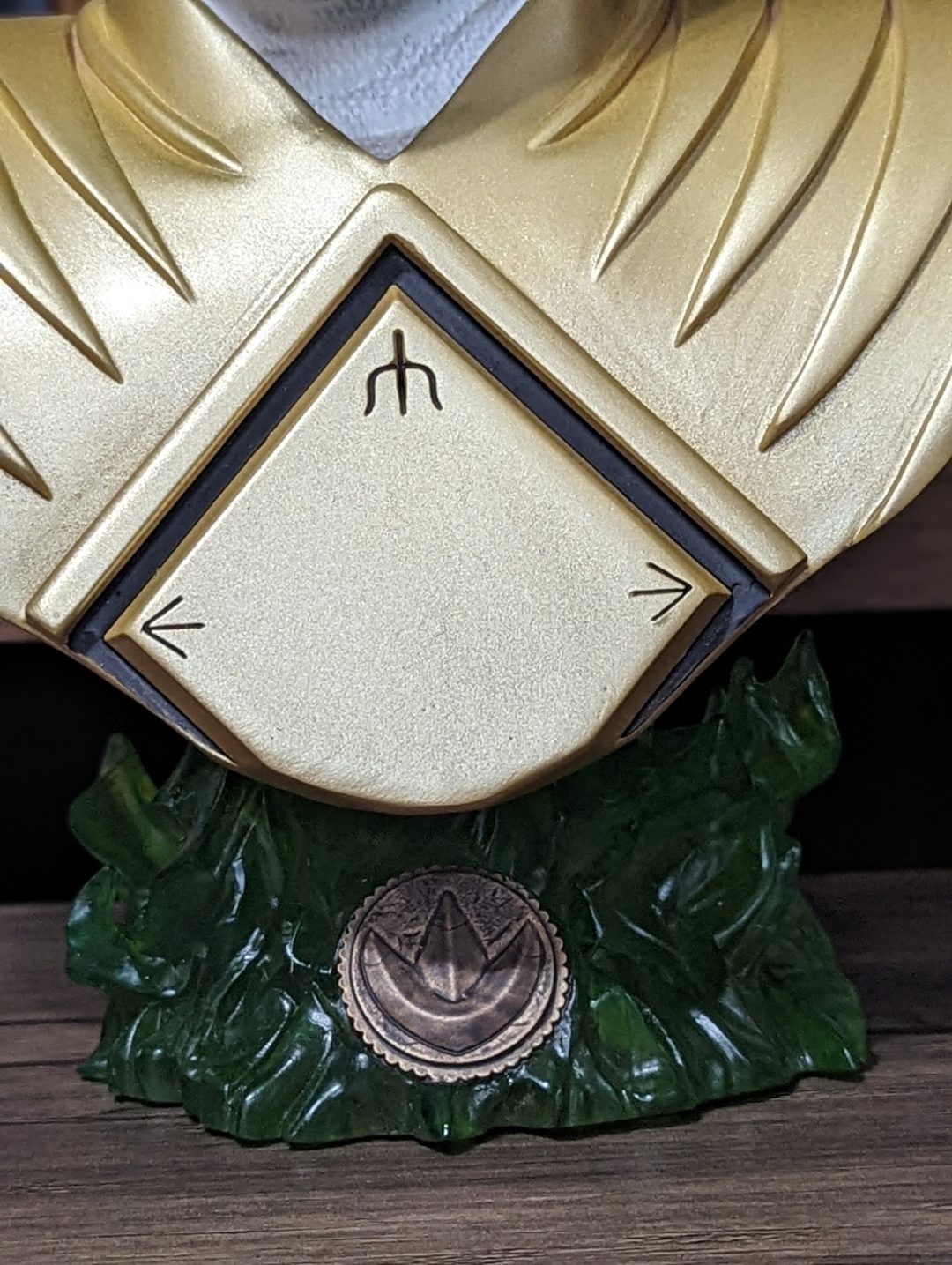 MMPR Green Ranger Legends In 3D Bust From Diamond Select Toys [Review ...