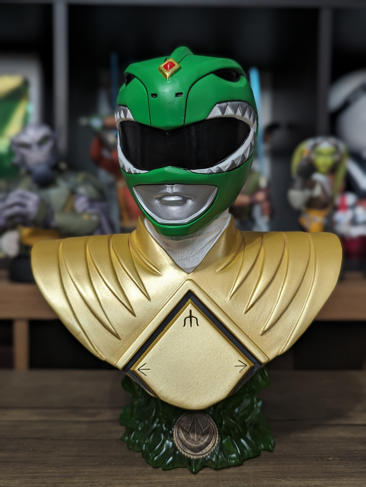 MMPR Green Ranger Legends In 3D Bust From Diamond Select Toys [Review ...