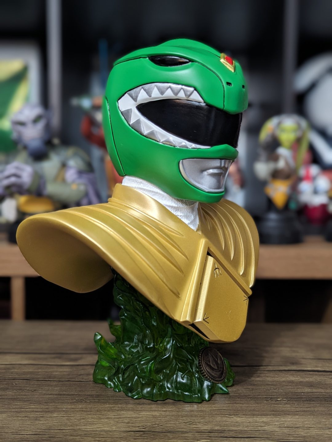 MMPR Green Ranger Legends In 3D Bust From Diamond Select Toys [Review ...
