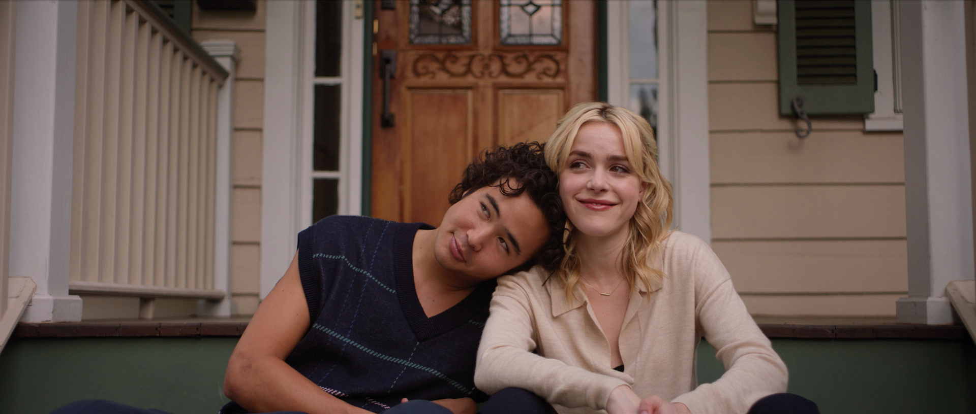 Sweethearts: First Look at Kiernan Shipka and Nico Hiraga In Max Comedy