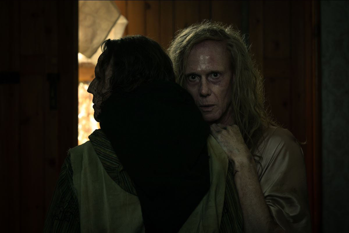 Peter Pan’s Neverland Nightmare: A First Look At Tinkerbell and Hook ...