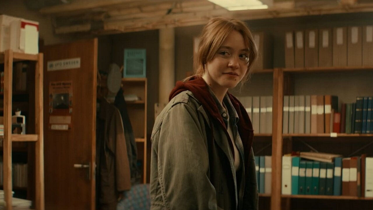 'Watch The Skies' Review - A Slick Sci-Fi Story Of Finding A Family - That Hashtag Show